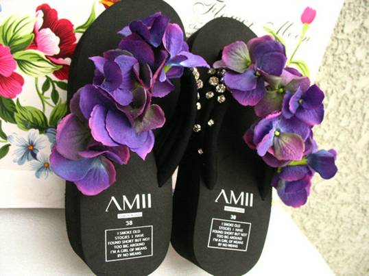 Shoe Stylin': AMII Flower Slippers in Gorgeous Spanish Style
