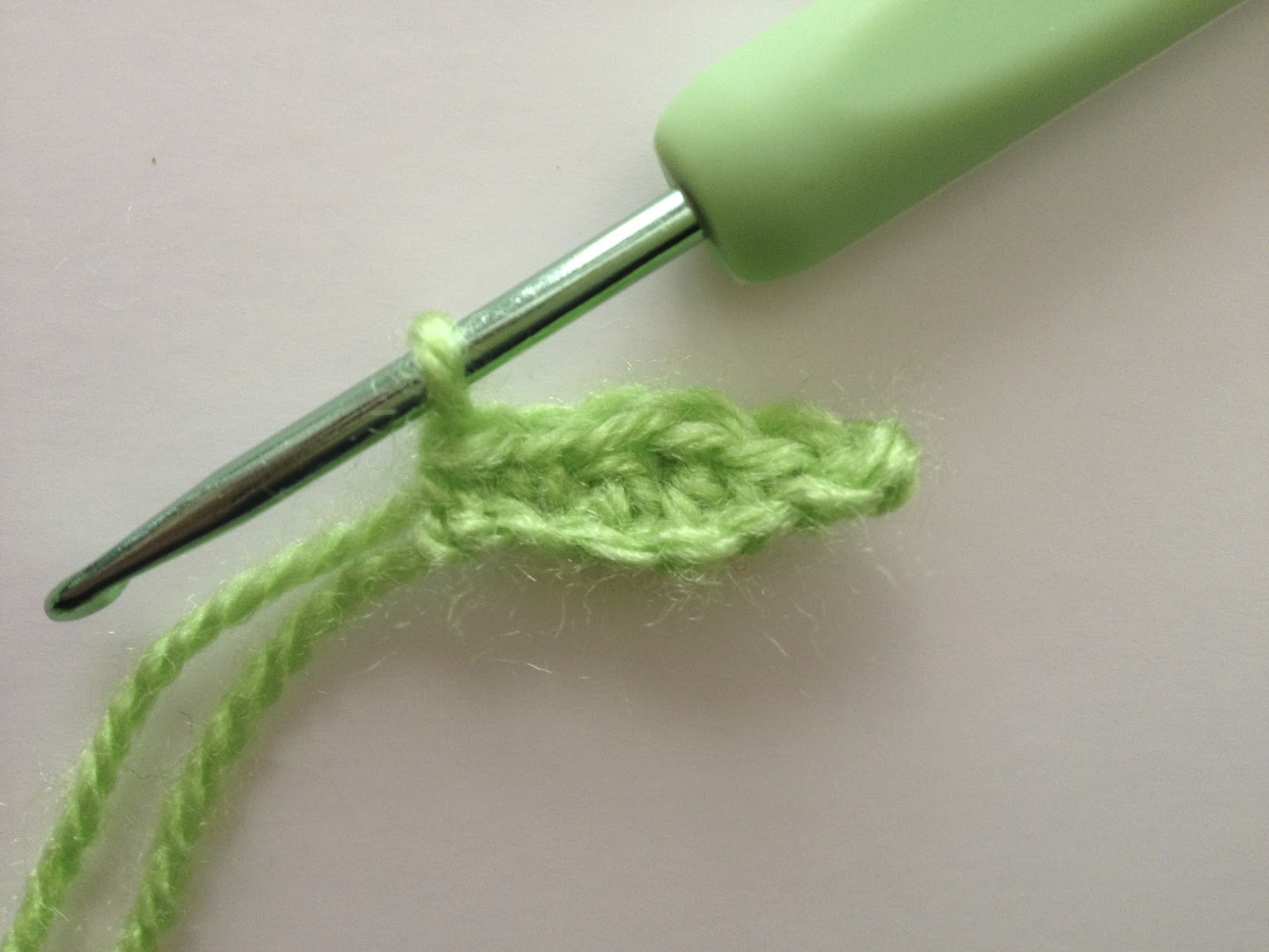 Make ALL The Things!: Small Leaf Crochet Pattern