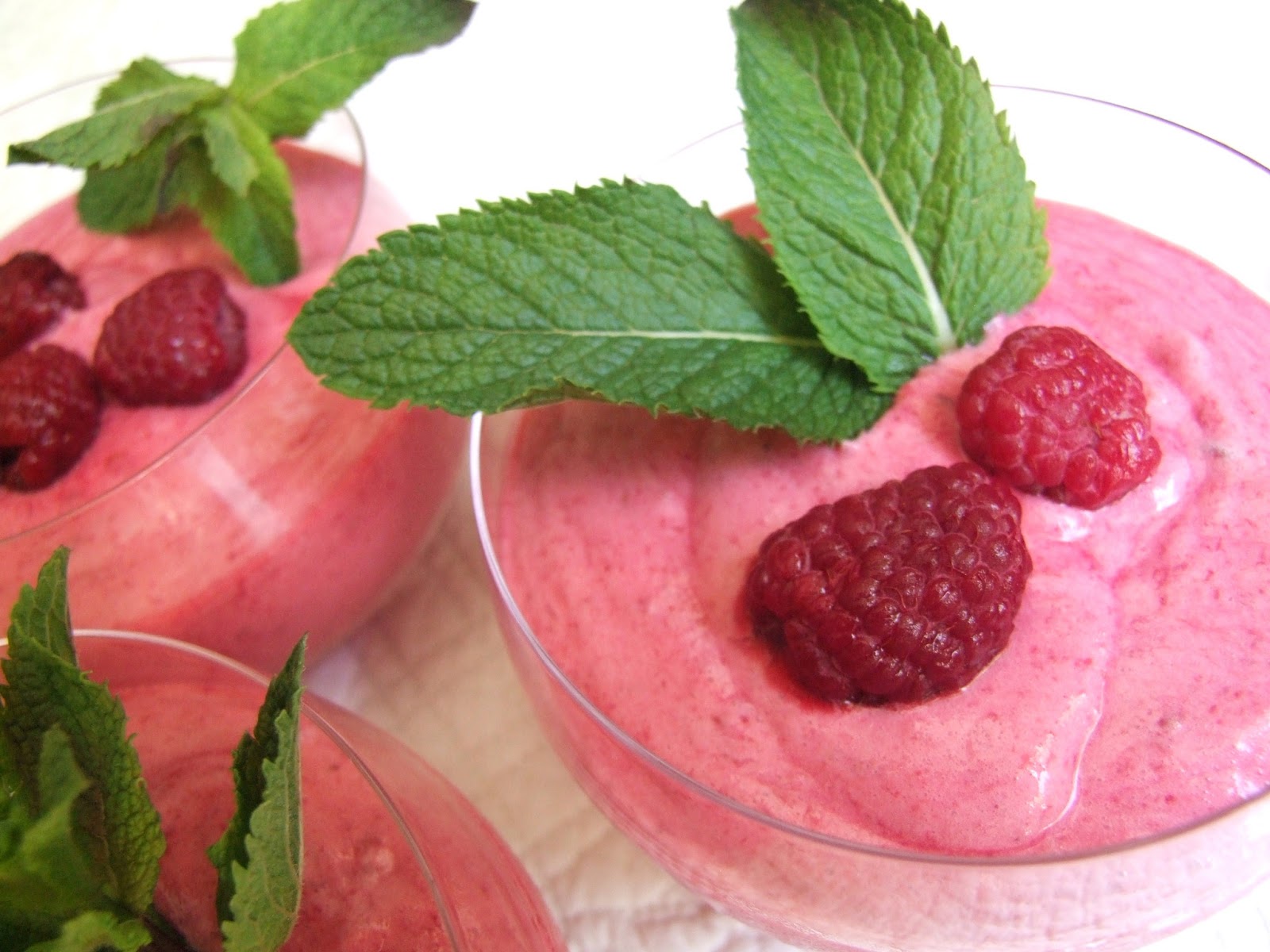 COOKING JULIA : MOUSSE AUX FRAMBOISES