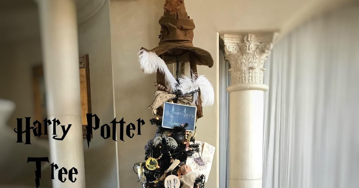 Harry Potter Tree and Mantle - Purple Chocolat Home