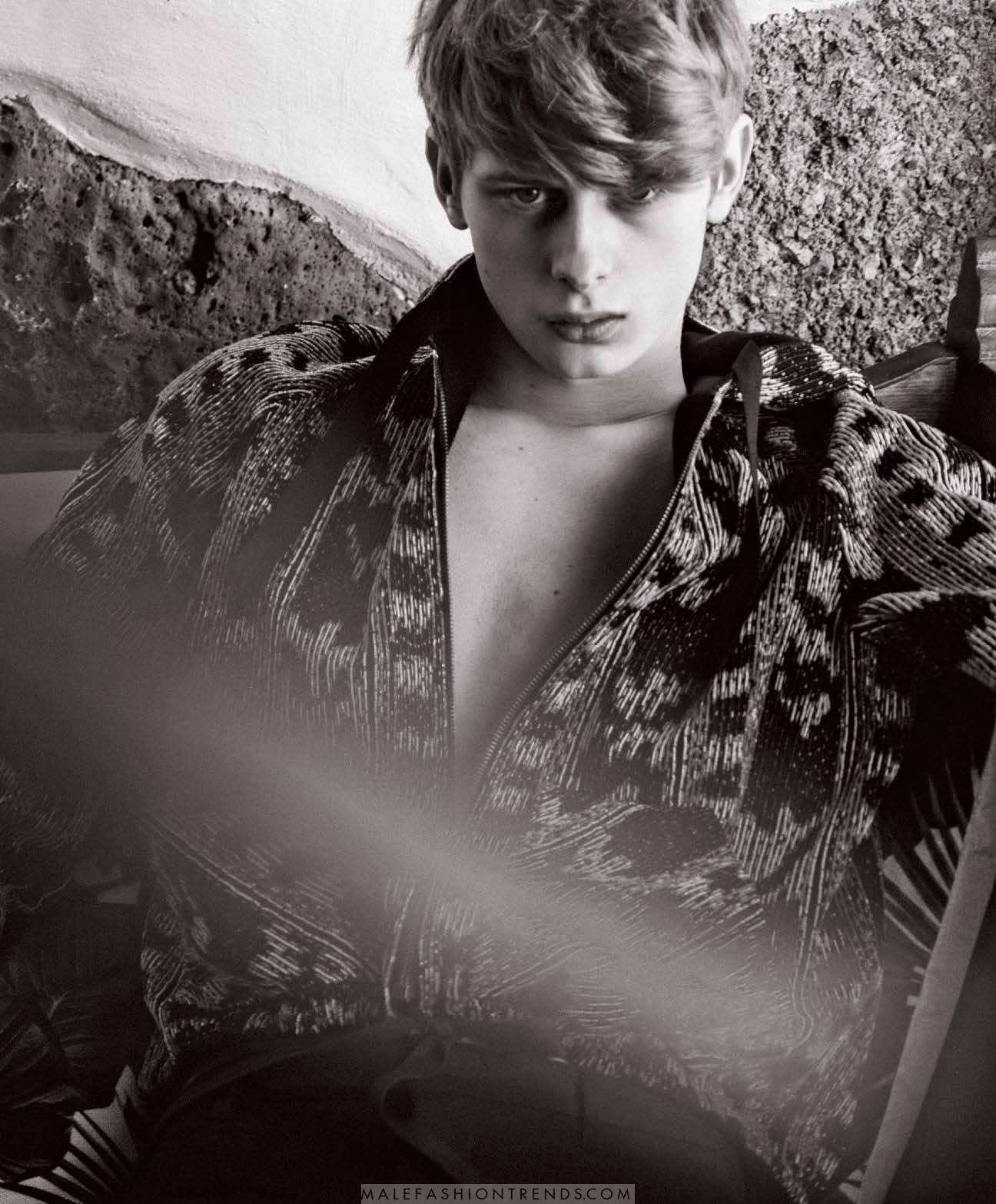 Luke Barham para Essential HommeMagazine por Byron Mollinedo