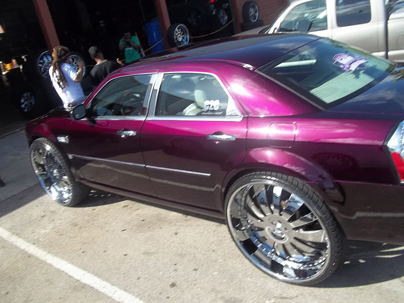PHOTOGRAPHY BY MIAMIEARL: Chyrsler 300 on 30" Asanti's Candy Purple