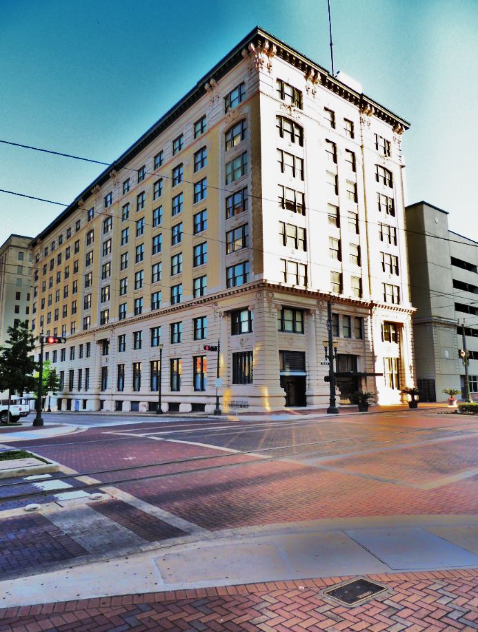 Houston in Pics: Franklin Lofts Downtown Houston on Light Rail Line