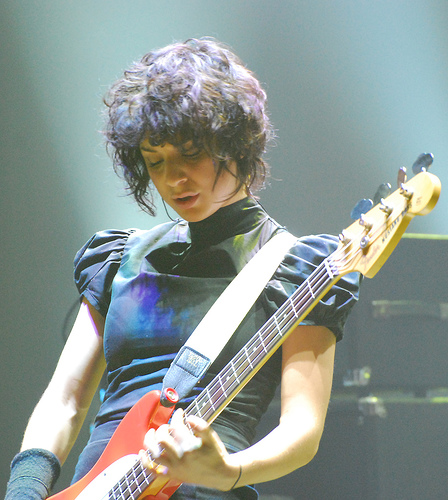 Zona Rock Dan Metal : CHLOE ALPER