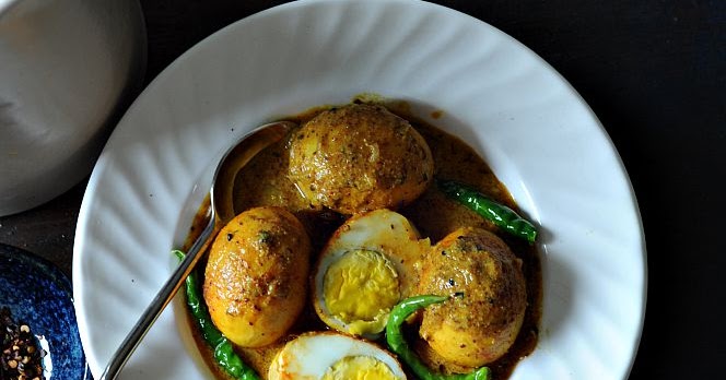 A Homemaker's Diary: Sorshe Posto Dim (Eggs in a Mustard-Poppy seeds gravy)