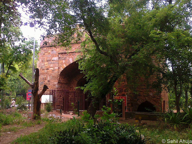 Pixelated Memories: Khooni Darwaza, Delhi