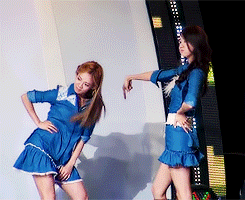 Hyoyeon and Yoona - Dance Dance GIFs | Beautiful Korean Artists