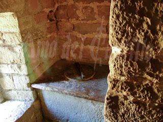 AMO DEL CASTILLO: Partes del castillo: Las letrinas