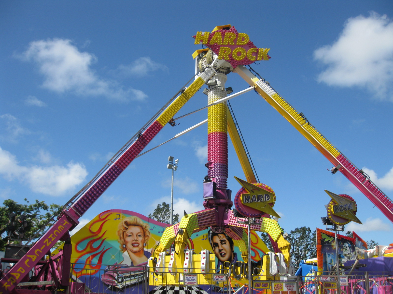 saltbushstitch: Tully Show