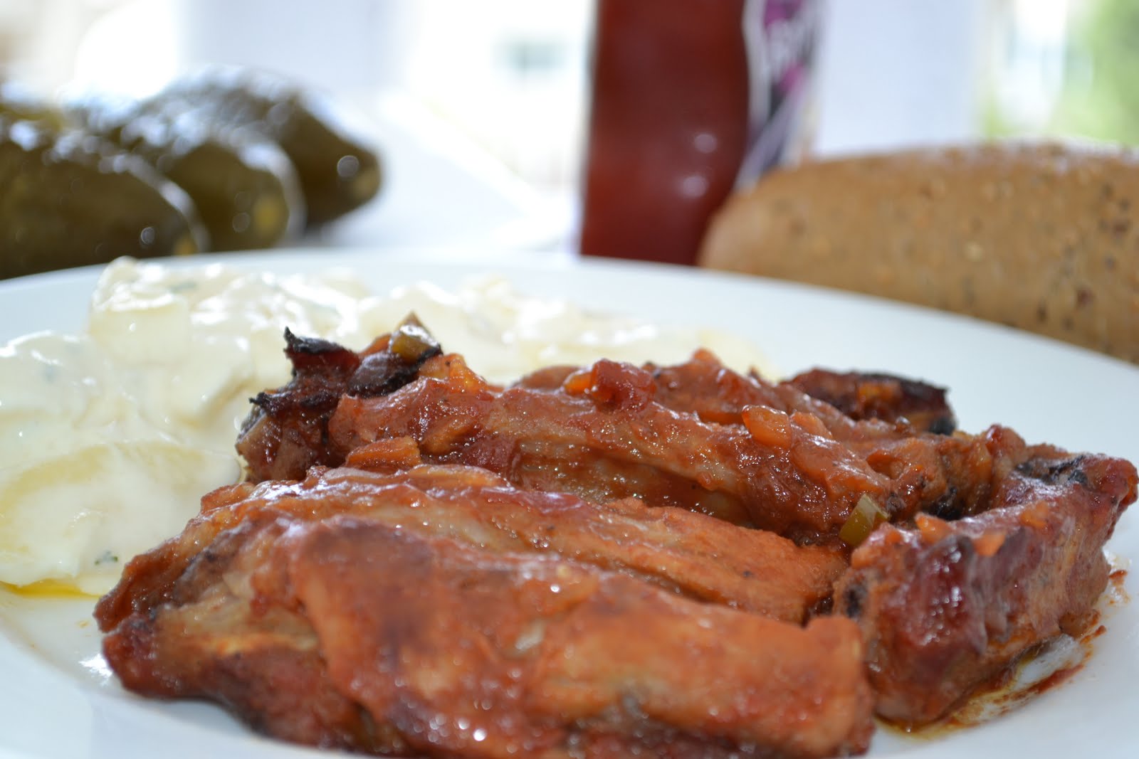 homemade: Coaste de porc BBQ cu salata de cartofi