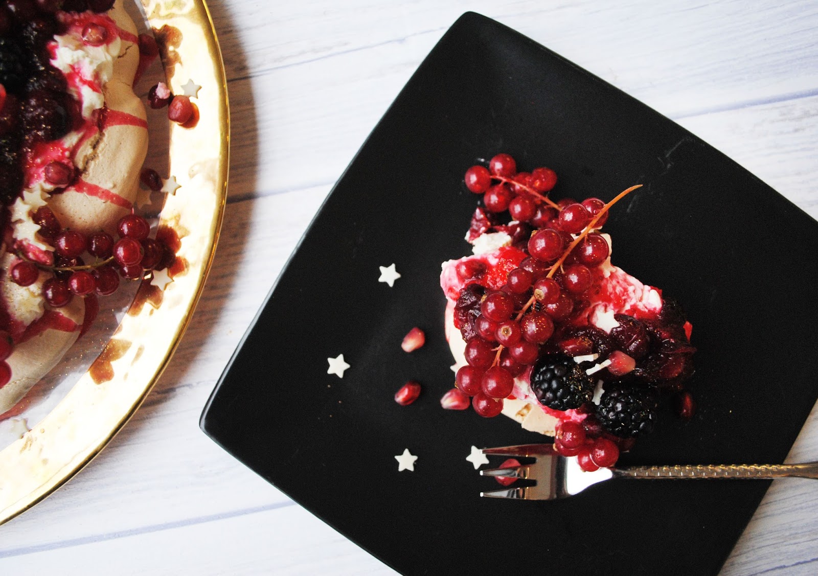 Sharkett Sisters: WINTER BERRY MERINGUE WREATH