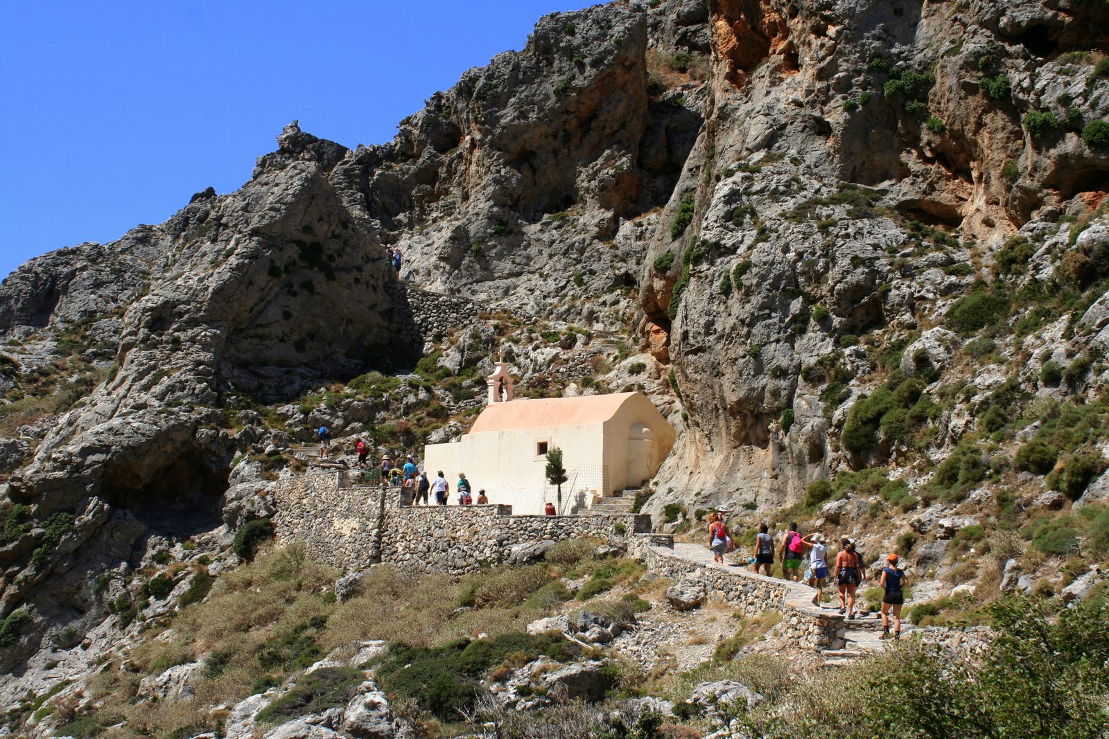 EXPLORE MOUNTAINS: ΚΟΥΡΤΑΛΙΩΤΙΚΟ ΦΑΡΑΓΓΙ (ΜΟΝΗ ΠΡΕΒΕΛΗ)