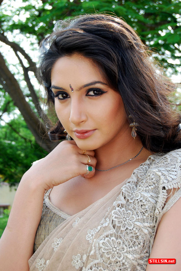 Telugu actress Ragini-Dwivedi in saree Latest spicy pics | South Wood ...