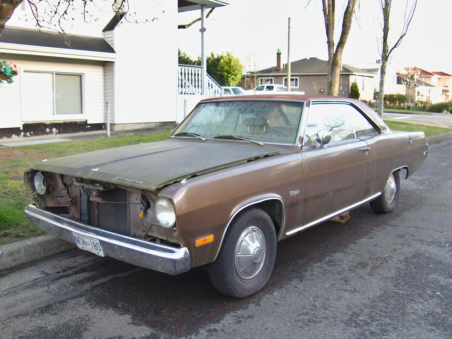 Old Parked Cars Vancouver: 1972 Plymouth Valiant Scamp