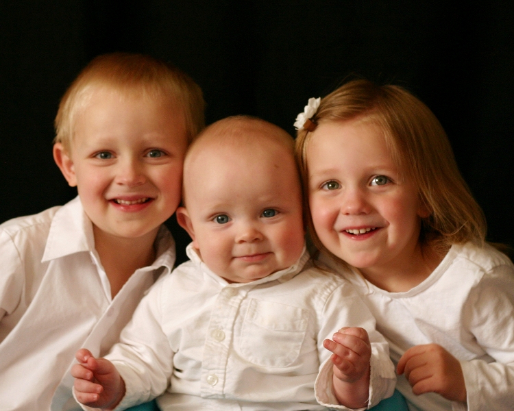 Red Finn Photography: Child / Sibling