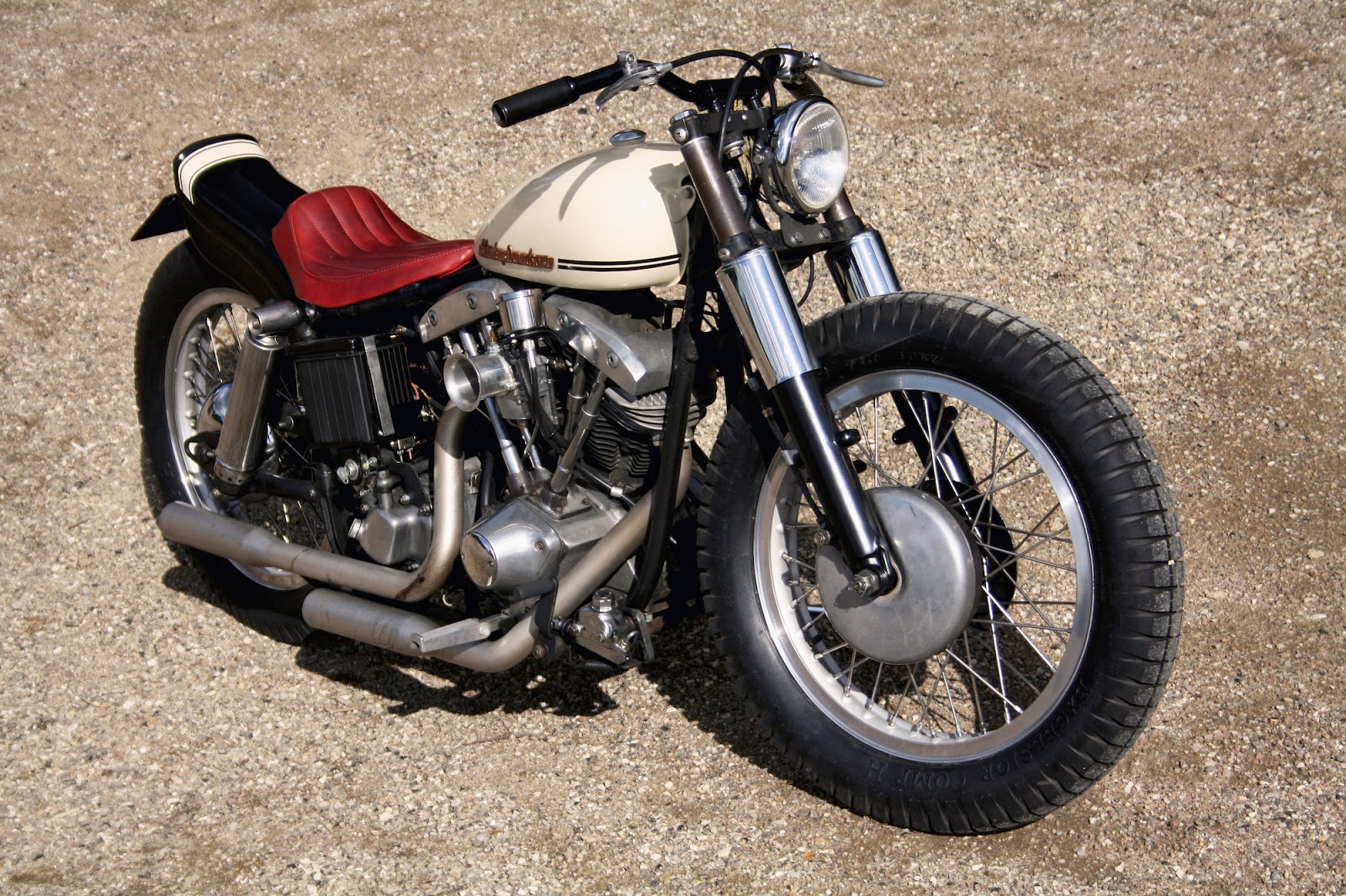 JAMESVILLE MOTORCYCLES: JAMESVILLE '71 FLH SHOVELHEAD