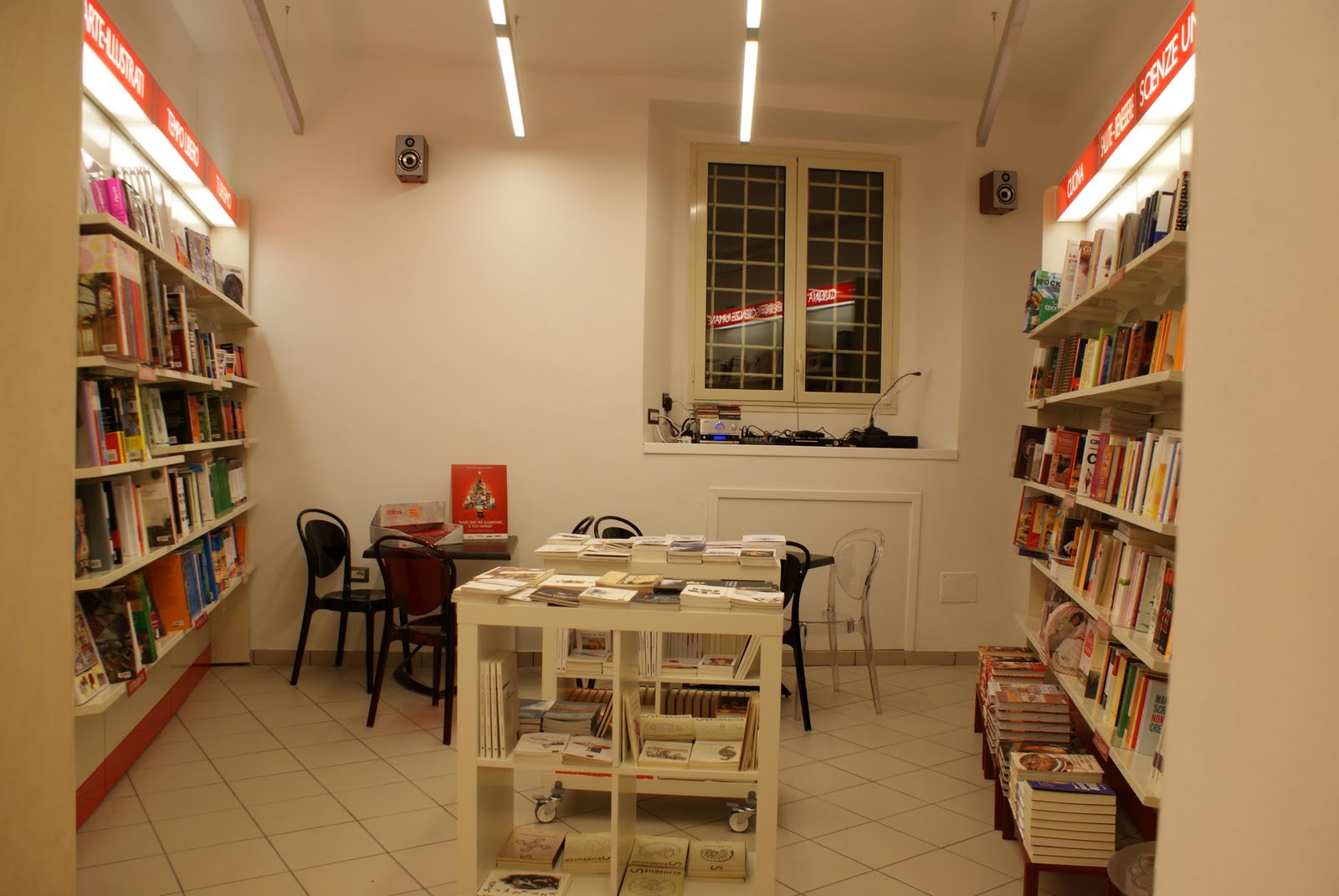 BIBLIOPOLIS il blog della libreria Mondadori di Roma: fotografie