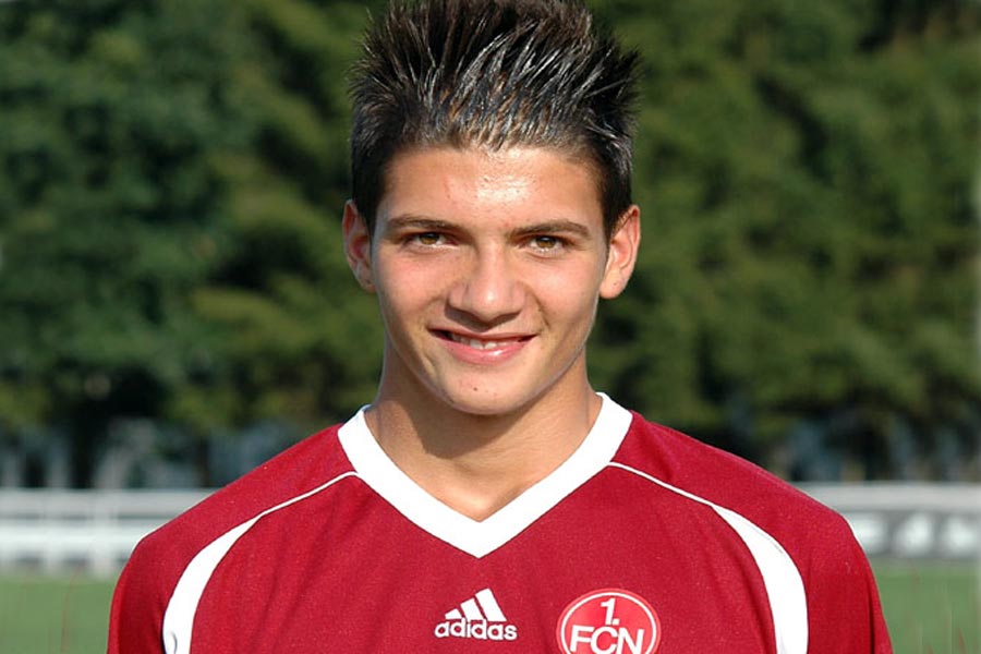 Biodata Liridon Krasniqi - Blogger Bola Malaysia