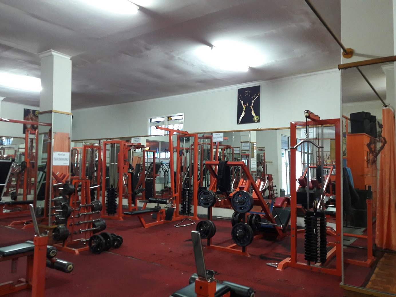 Widaningsih: TOM'S GYM SPORT
