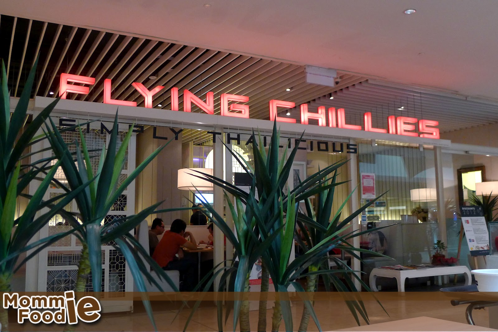 The Life of a Foodie Mum: Flying Chillies @ The Garden