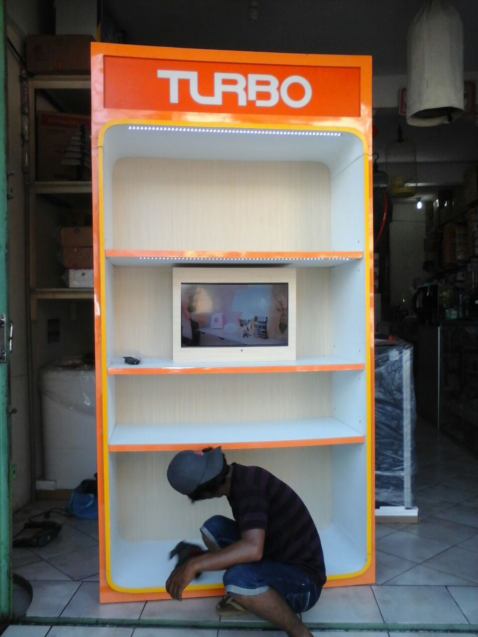 Jasa Pembuatan Lemari Display /Booth /Papan Nama /Rak /Shop Signage ...