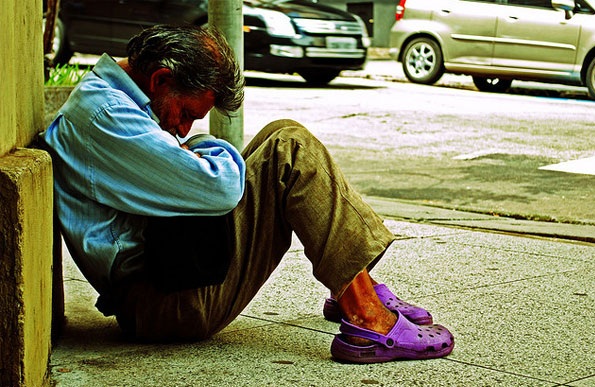 Estilo mendigo vira tendência para homens em feira de moda italiana ...