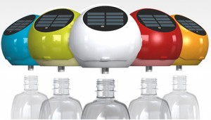 Marzua: Solar Bulb, convierte las botellas de plástico en lámparas solares