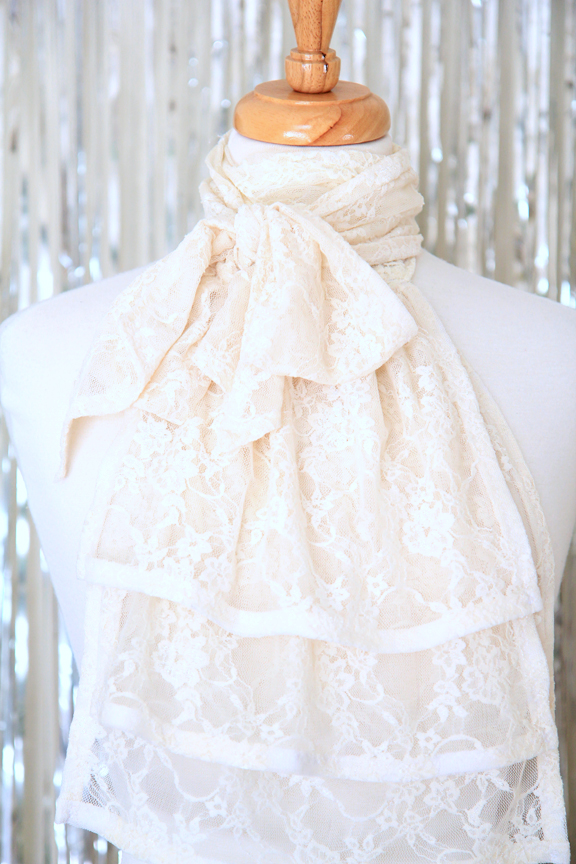 Mademoiselle Mermaid: Mermaid Monday : Vintage-Style Lace Jabot