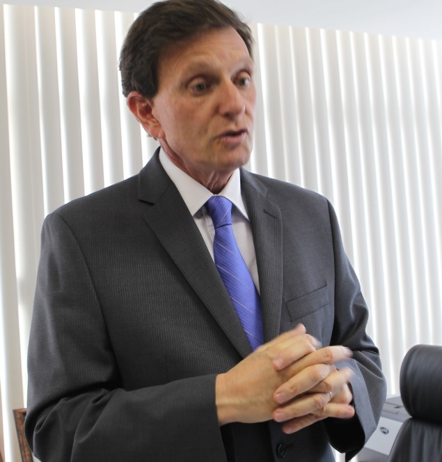 Crivella utiliza estrutura do ministério em favor de sua ONG, diz revista.