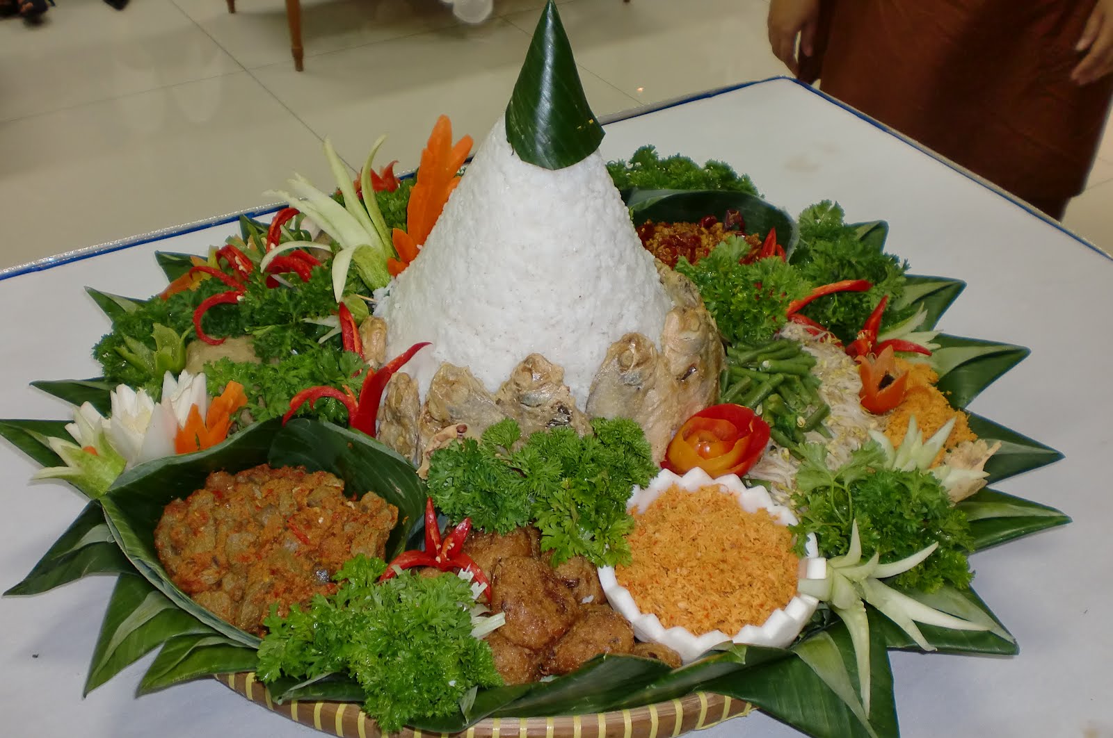 TinuG's Kitchen Stories: Tumpeng Nasi Putih
