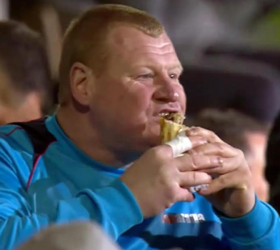 Celebs react on Twitter after Club sacks over-weight goalkeeper for ...