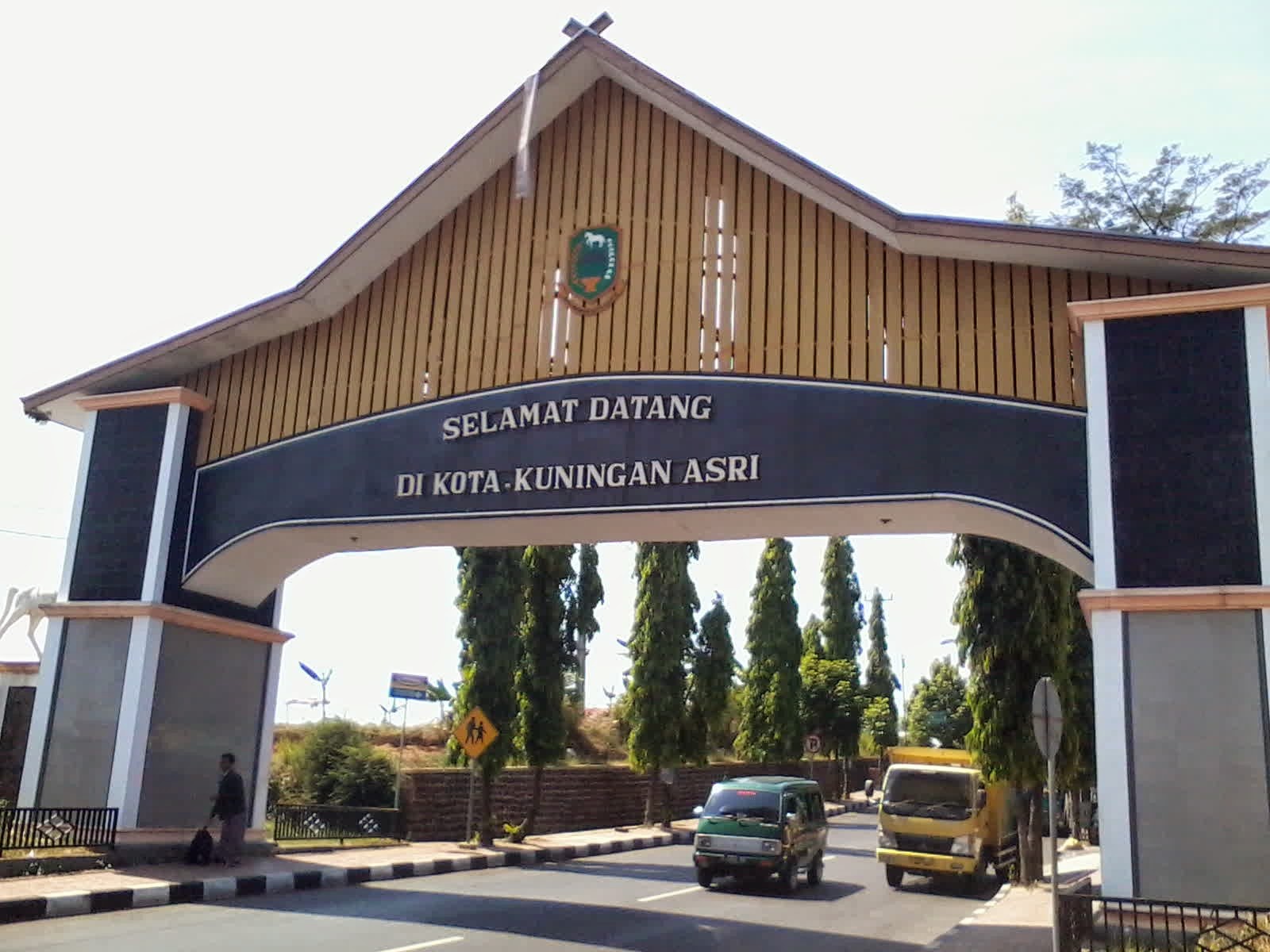 Riwayat Sejarah Mengapa Kota Ini Bernama "KUNINGAN"