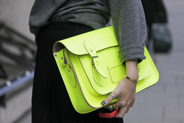 Golden Stripes: Néon Satchel & GIVEAWAY