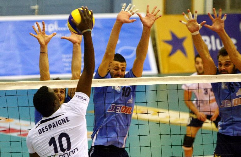 IRAKLIS FANS: ΚΥΠΕΛΛΟΥΧΟΣ ΕΛΛΑΔΟΣ 2012! ΑΦΙΕΡΩΜΕΝΗ Η ΚΟΥΠΑ ΣΤΟ ΛΑΟ ΤΟΥ ...