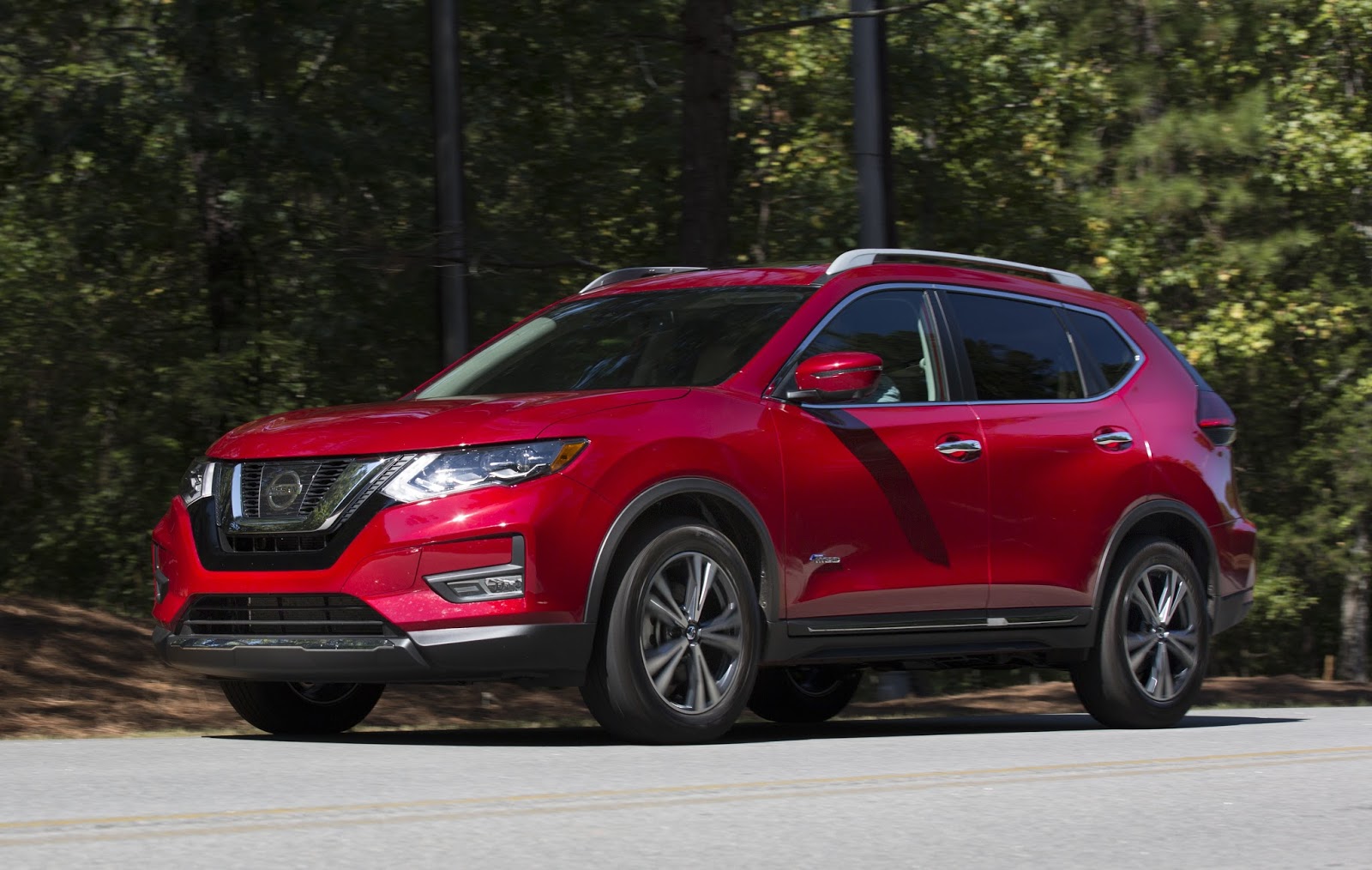 Going Rogue In Hybrid Mode: The 2017 Nissan Rogue SV Hybrid AWD