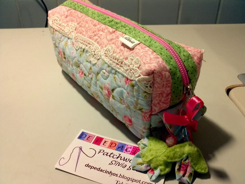 De Pedacinhos Patchwork: ESTOJOS E NECESSAIRES