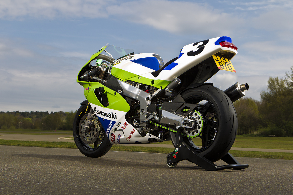 Kawasaki ZXR 750 R. Green Rocket - RocketGarage - Cafe Racer Magazine