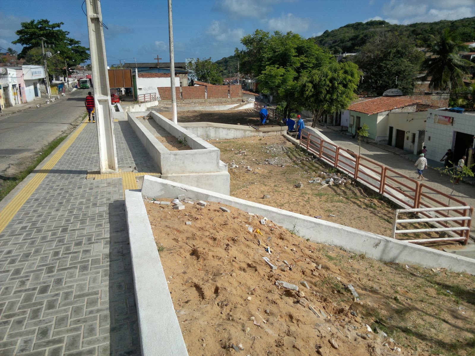 Jornal Fala Mãe Luiza: Obra da Rua Verde na Pracinha de Mãe Luiza 70% ...