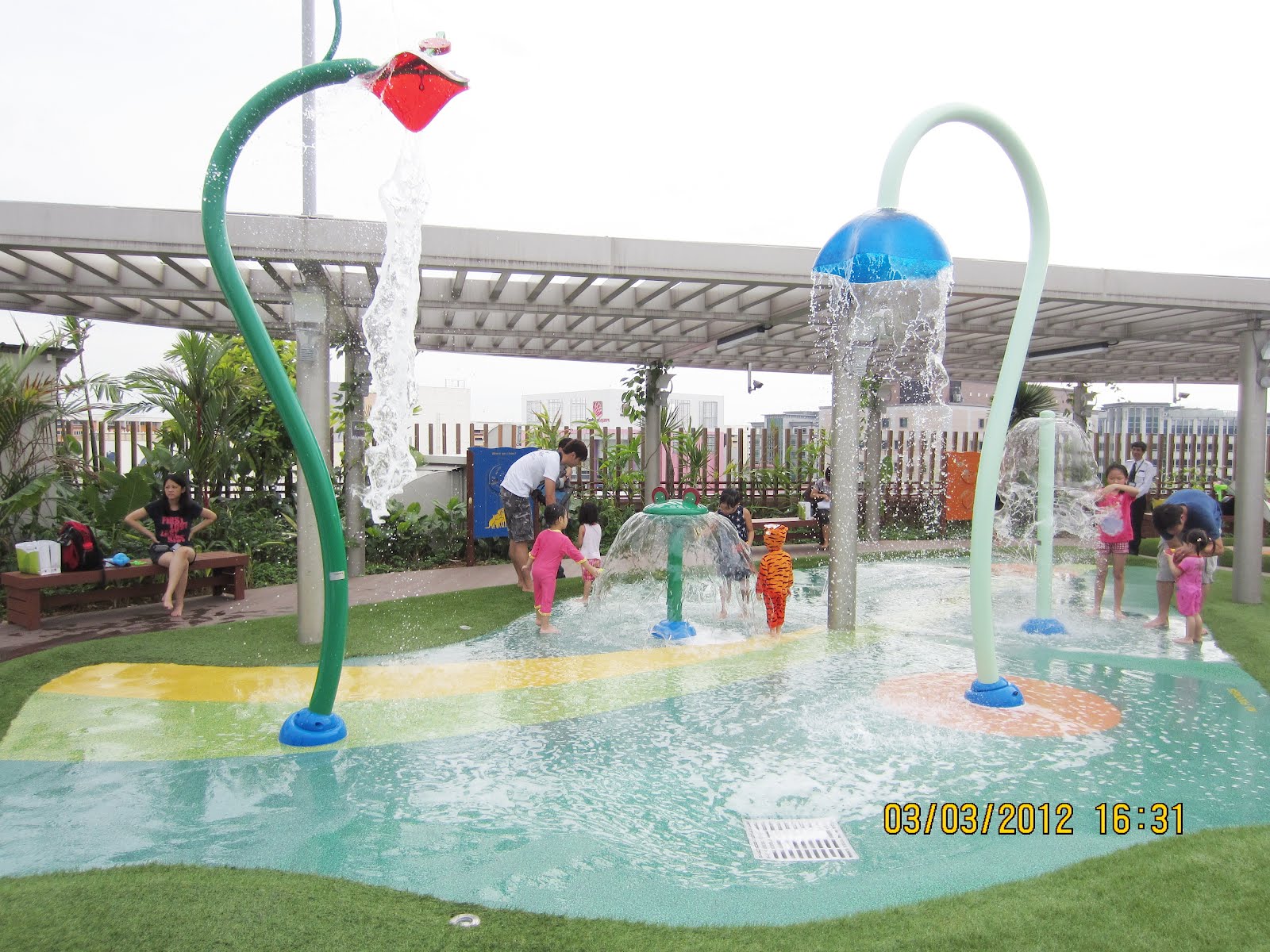 simple happiness: Tampines 1: Wildlife-Themed Rooftop Playground