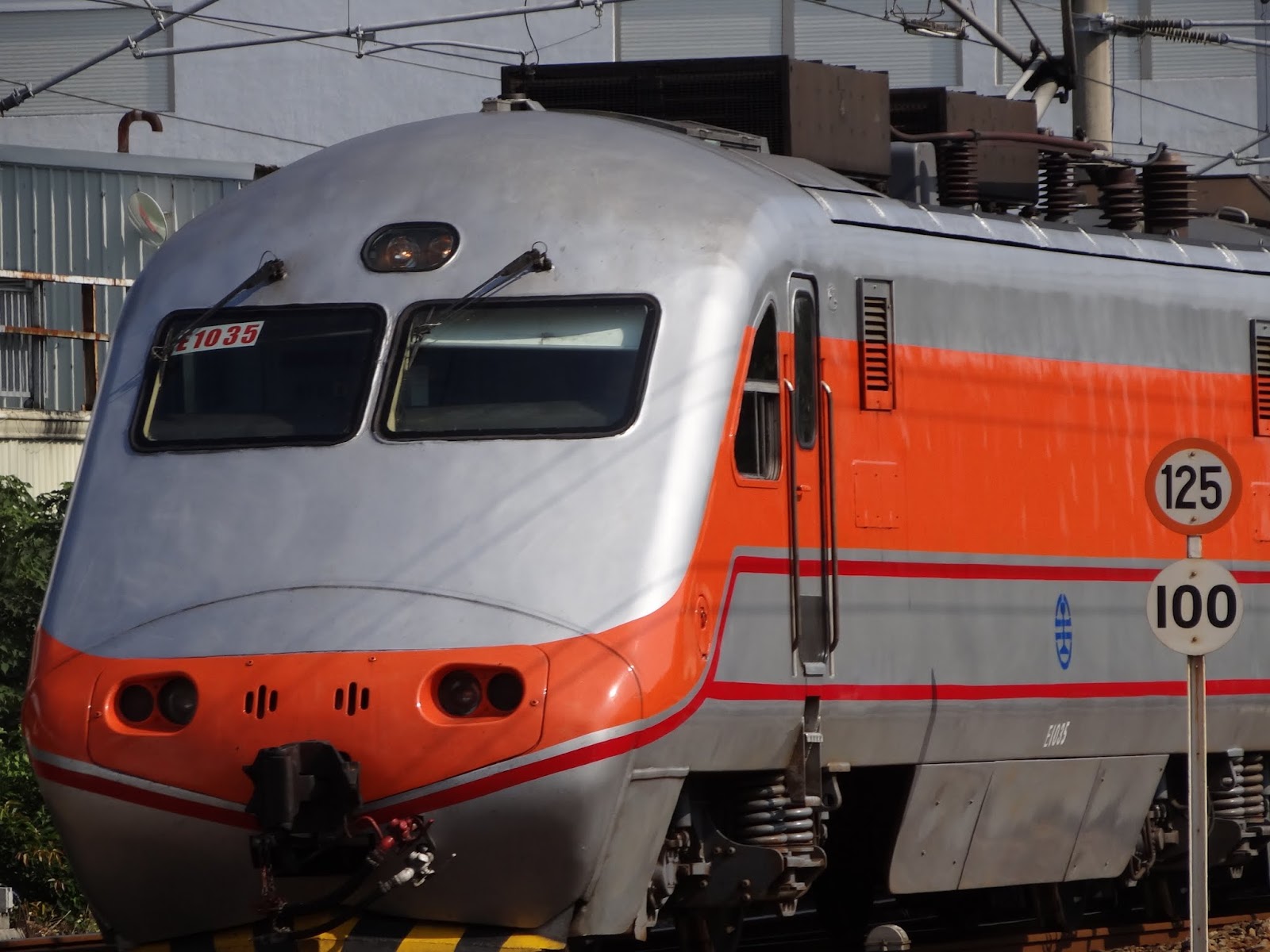 Blair's 鐵道攝影: E1035推拉式電力機車 / TRA E1035 Push-Pull Electric locomotive