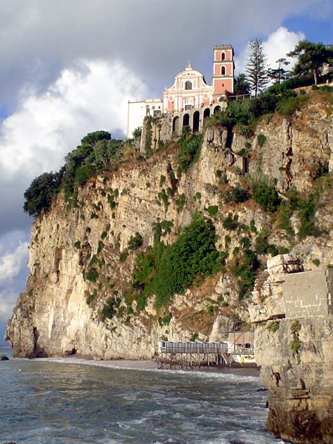 Vico Equense On Line: Vico Equense, una chiesa a strapiombo sul mare e ...