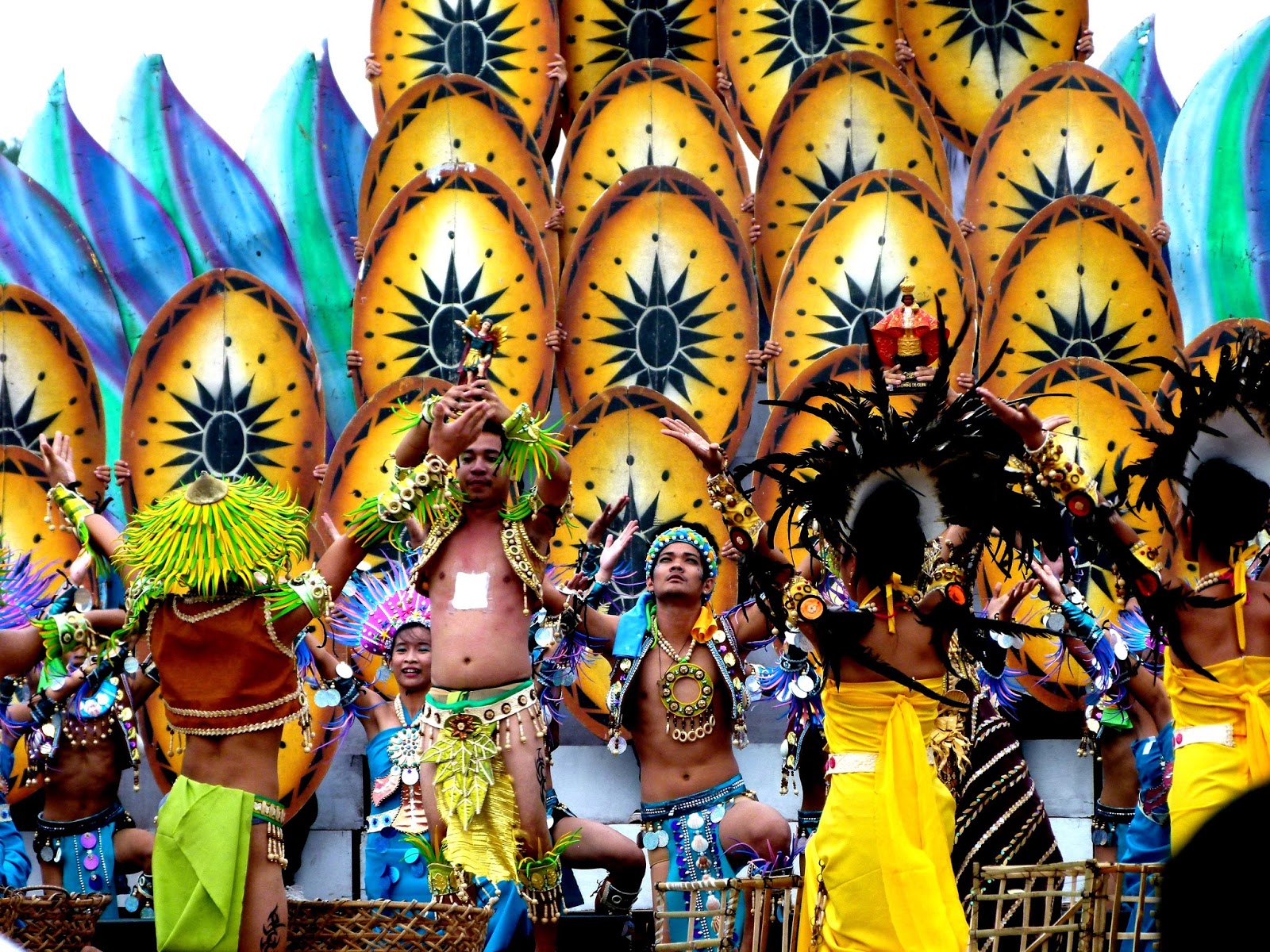 2013 KASADYAAN FESTIVAL RITUAL PRESENTATION - Lakwatserong Tsinelas