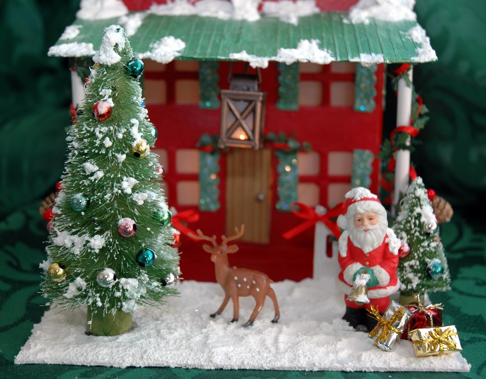 CREATIVITY IS CONTAGIOUS: A VERY SPECIAL CHRISTMAS HOUSE