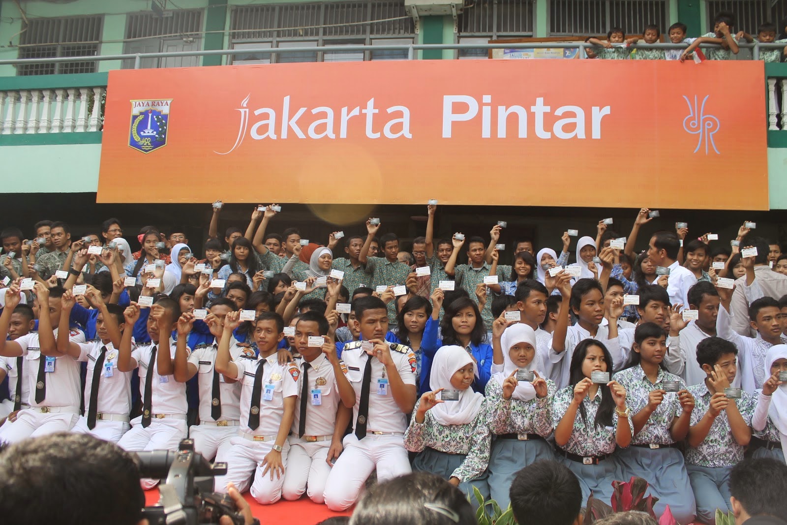 Indonesia Sehat dan Pintar ~ Membangun Pendidikan Bangsa