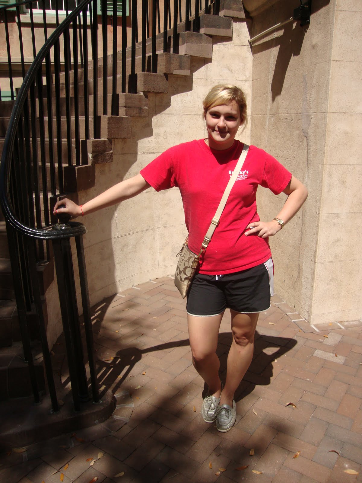 Elizabeth Pappas's Instagram, Twitter & Facebook on IDCrawl