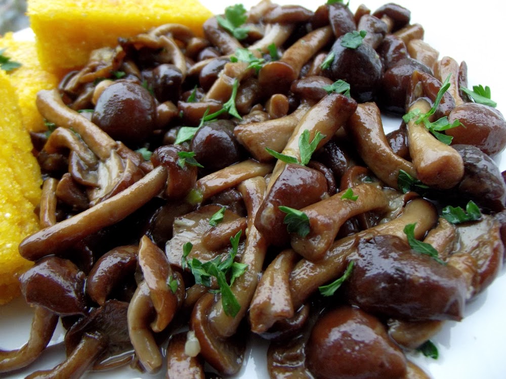 Ghebe cu usturoi si mamaliga pe grill - CAIETUL CU RETETE