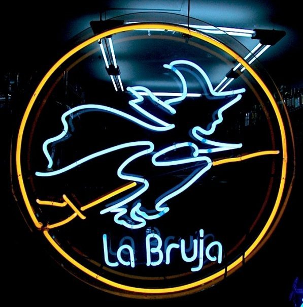 Escazu News: Coleccion de Brujas y Brujos de Escazu