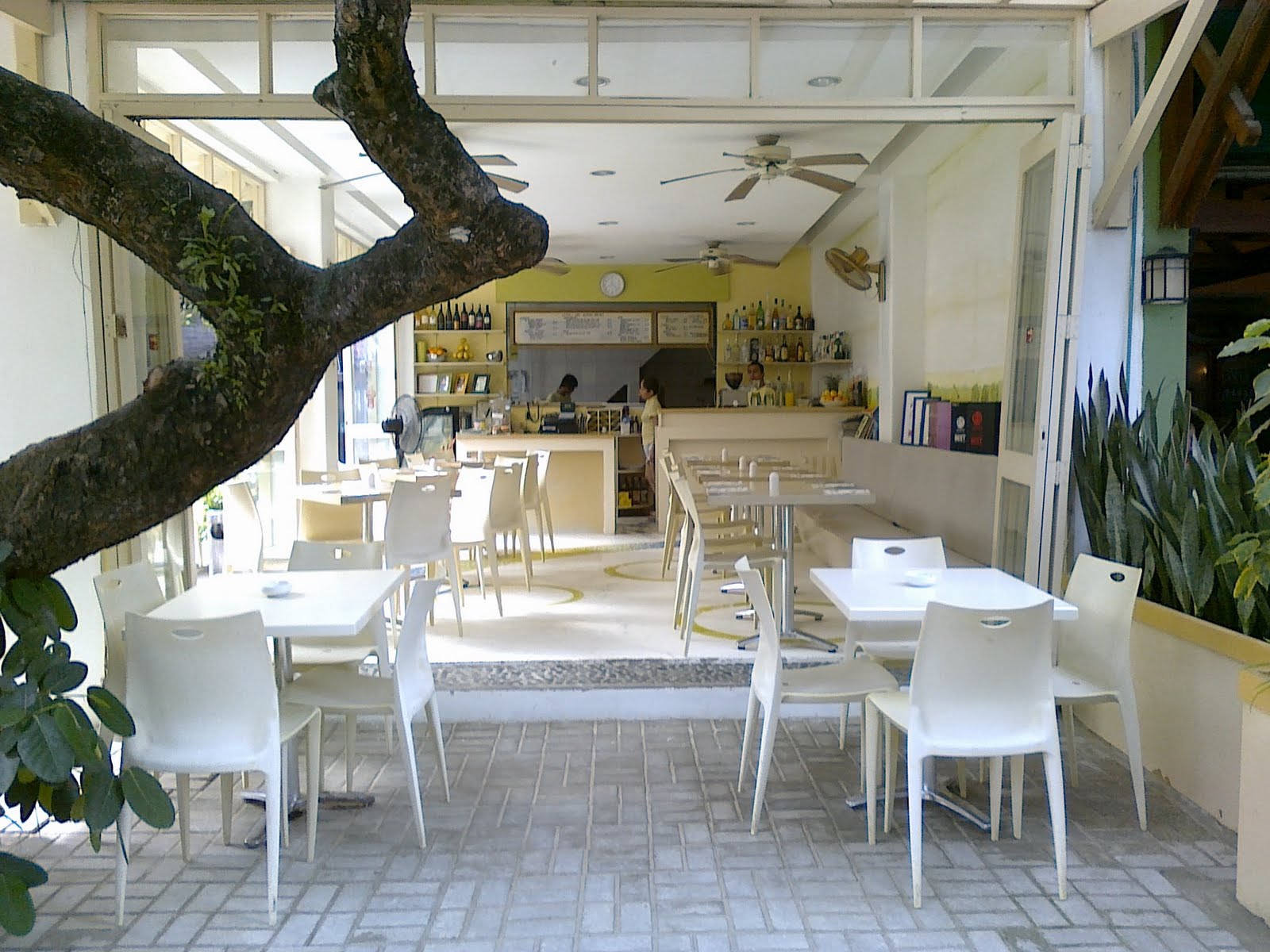 java jiving: Espresso at Lemon Cafe, Station 2, Boracay