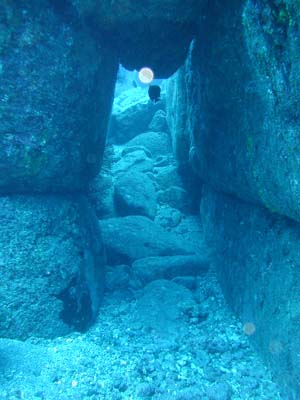 Japan’s Underwater Pyramid | sladisworld