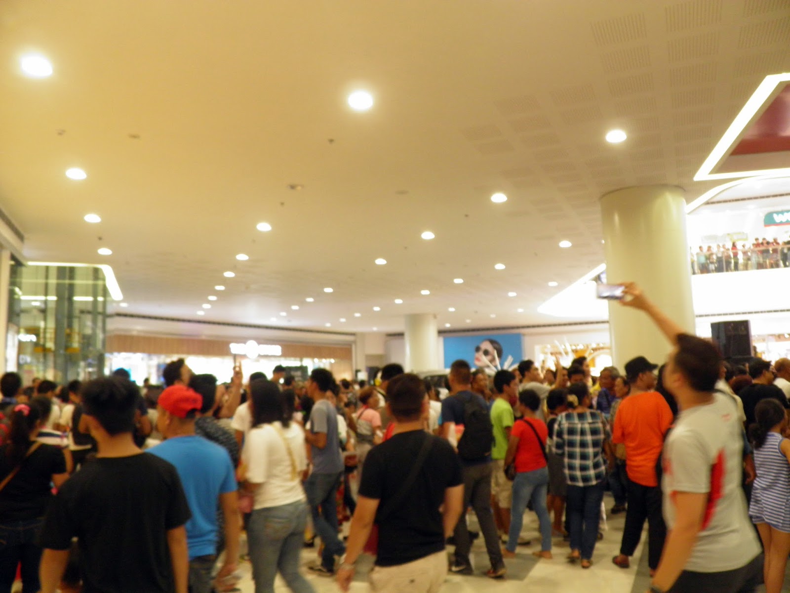 noel autor: SM CDO Downtown Premier Grand Opening